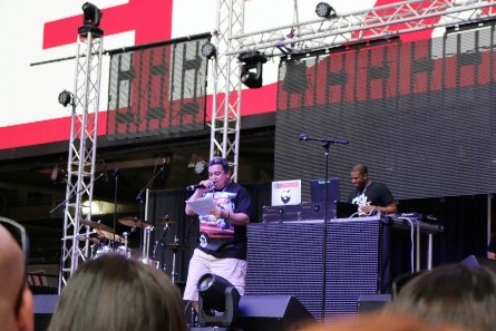 Entertainment – Manic the Hispanic